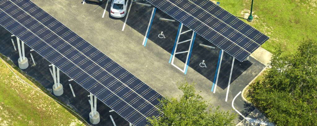 Carport met zonnepanelen: duurzame overkapping | Alltec